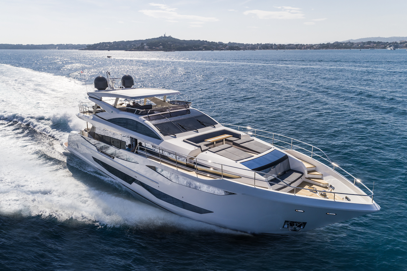 Yacht Pearl 95, Pearl Yachts | CHARTERWORLD Luxury Superyacht Charters